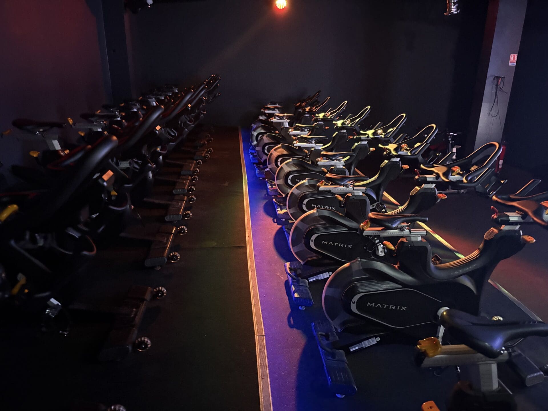 RPM : tous les bienfaits d’un cours de vélo en salle | RituelSportClub